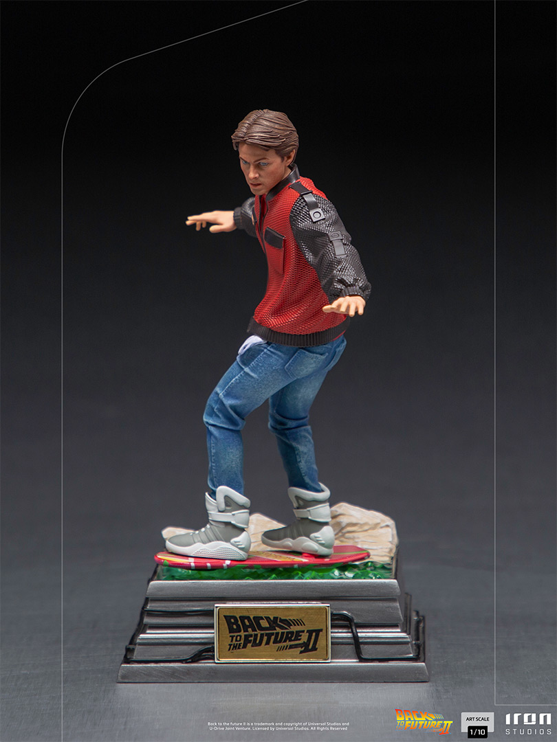 Soška Back to the Future II - Marty McFly on Hoverboard Art Scale 1/10 (Iron Studios) - Xzone.cz